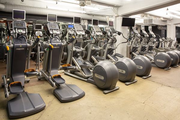 CRUNCH FITNESS - UNION STREET - Updated December 2025 - 38 Photos & 337 ...