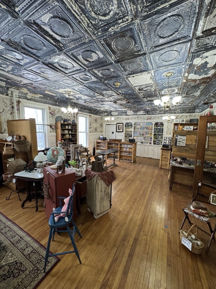 EATS N TIQUES - Updated January 2026 - 108 Forge St, Old Forge, New ...