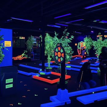 GLOW PUTT MINI GOLF - Updated June 2024 - 279 Photos & 344 Reviews ...