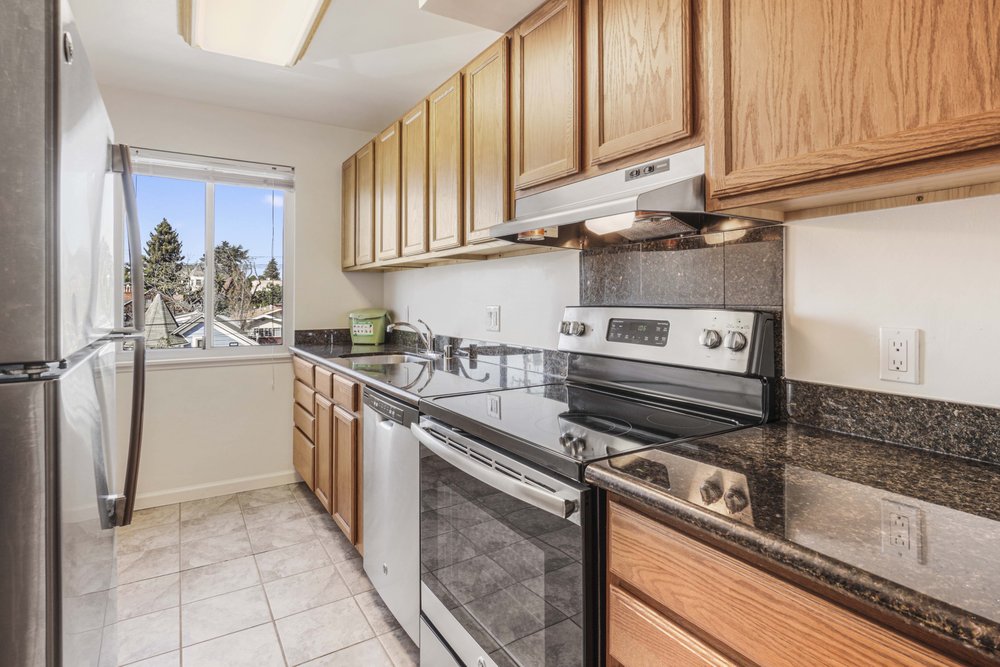 OAKBROOK MANOR - Updated December 2024 - 21 Photos & 11 Reviews - 1232 ...