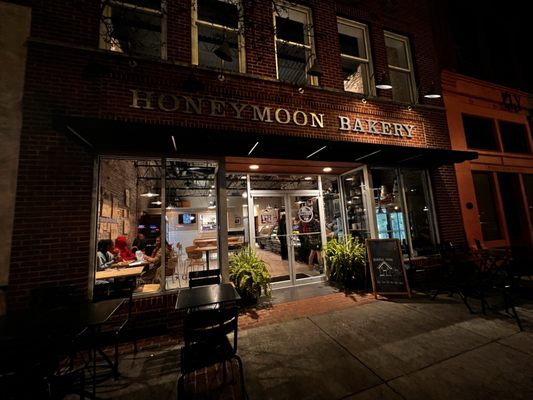 HONEYMOON BAKERY - Updated December 2025 - 88 Photos & 99 Reviews - 228 ...