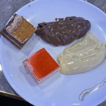 DRAGON BUFFET - Updated December 2025 - 117 Photos & 49 Reviews - 8230 ...