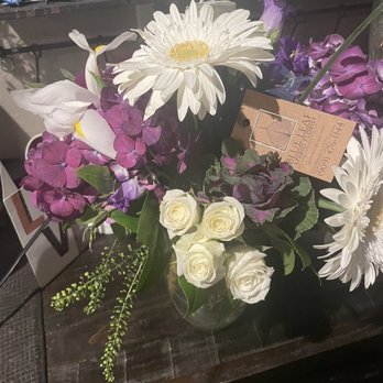 BLUE LEAF STUDIO FLORIST - Updated November 2024 - 177 Photos & 160 ...