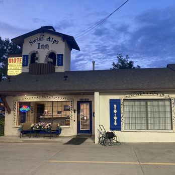 SWISS ALPS INN - Updated December 2025 - 36 Photos & 40 Reviews - 167 S ...