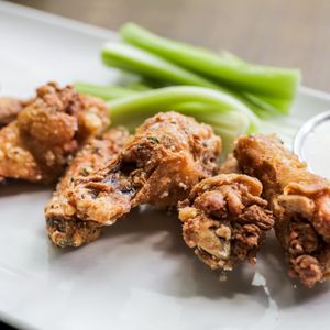 BLUE MOON TAVERN - 33 Photos & 93 Reviews - Dive Bars - 712 NE 45th St ...