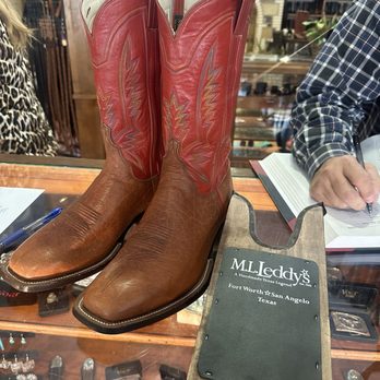 ML LEDDY’S - Updated October 2025 - 64 Photos & 70 Reviews - 2455 N ...