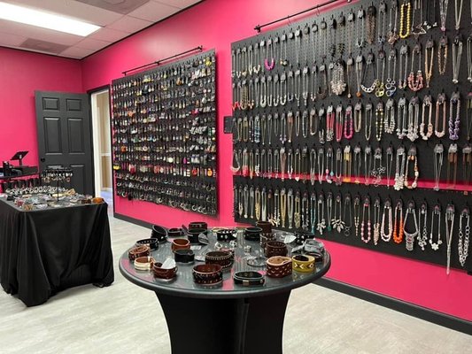 THE BLING SHOP - Updated July 2024 - 908 S Main St, Hinesville, Georgia ...