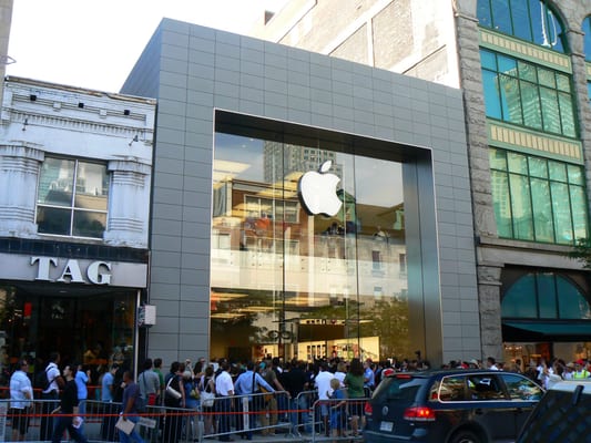 APPLE STORE - MONTREAL - Updated December 2025 - 31 Photos & 69 Reviews ...