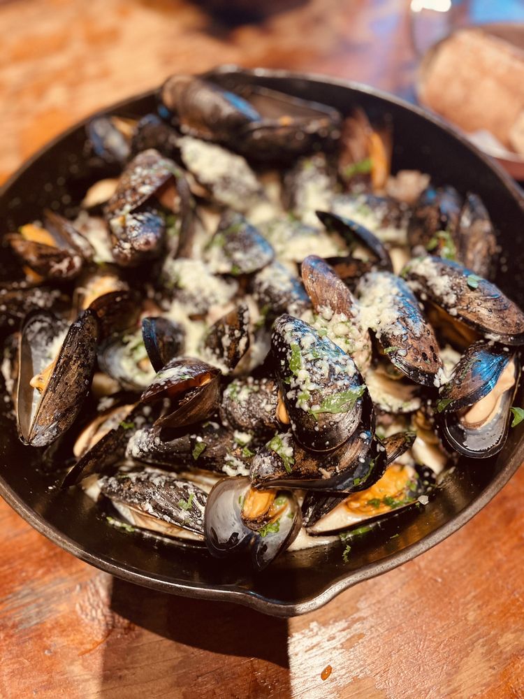 MUSSEL BAR & GRILLE BETHESDA - Updated April 2025 - 789 Photos & 737 ...