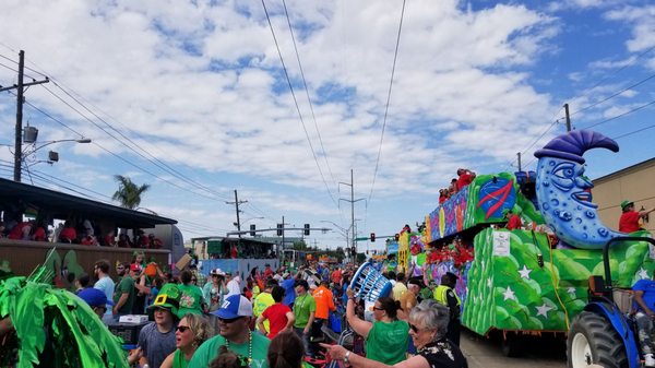 LOUISIANA IRISH-ITALIAN PARADE - Updated December 2025 - 47 Photos ...