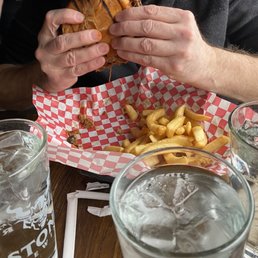 BRIDGE VIEW TAVERN & BEER GARDEN - Updated December 2025 - 1045 Photos ...