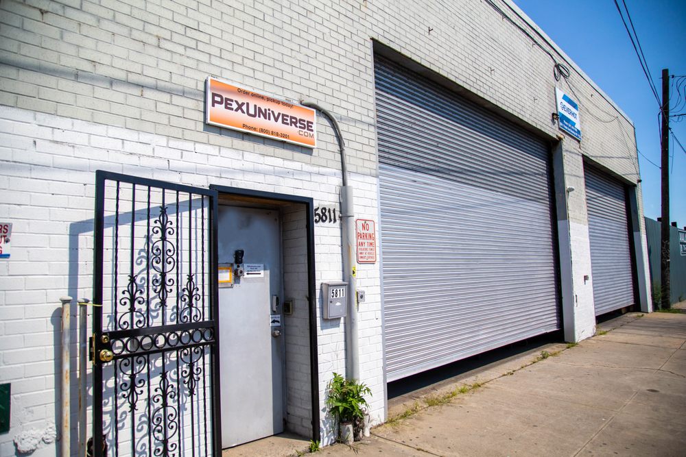 PEXUNIVERSE - Updated December 2025 - 16 Photos - 5811 Foster Ave ...