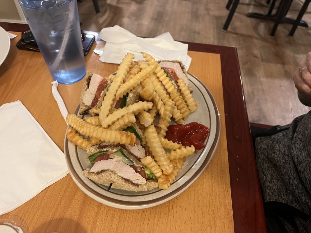 TOWN LINE FAMILY RESTAURANT - Updated December 2025 - 86 Photos & 72 ...