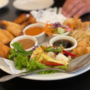 RENS CHINESE RESTAURANT - 310 E State St, Sycamore, Illinois - Chinese ...