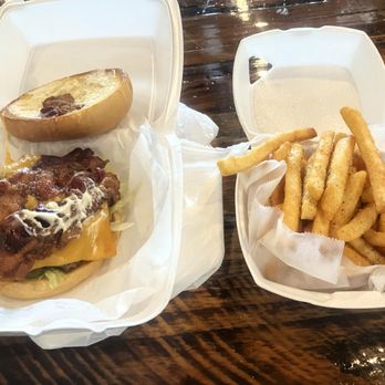 BURGER 82 - Updated April 2025 - 169 Photos & 187 Reviews - 880 W ...