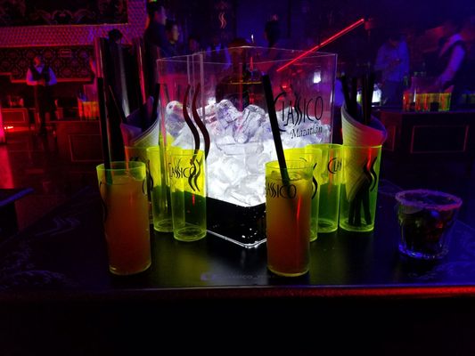 CLASSICO - Updated January 2026 - 11 Photos - Av. Camaron Sabalo 5510 ...