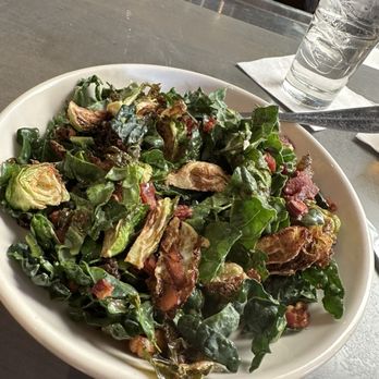 TRULAND BURGERS & GREENS - Updated June 2024 - 424 Photos & 538 Reviews ...