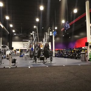 CRUNCH FITNESS - FARMINGTON HILLS - 43 Photos & 21 Reviews - Gyms ...