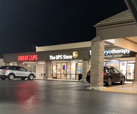 THE UPS STORE - Updated November 2024 - 47 Photos & 79 Reviews - 5716 ...