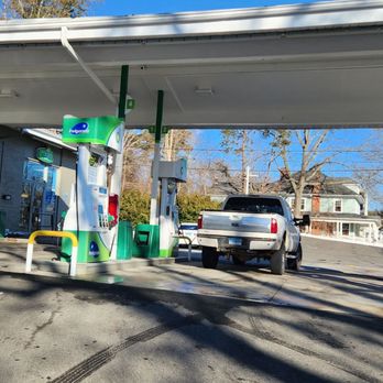 BP - Updated January 2026 - 12 Photos - 955 Hopmeadow St, Simsbury ...