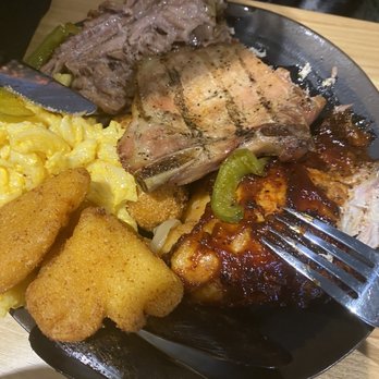 KALAHARI RESORTS GREAT KAROO BUFFET - Updated April 2025 - 45 Photos ...