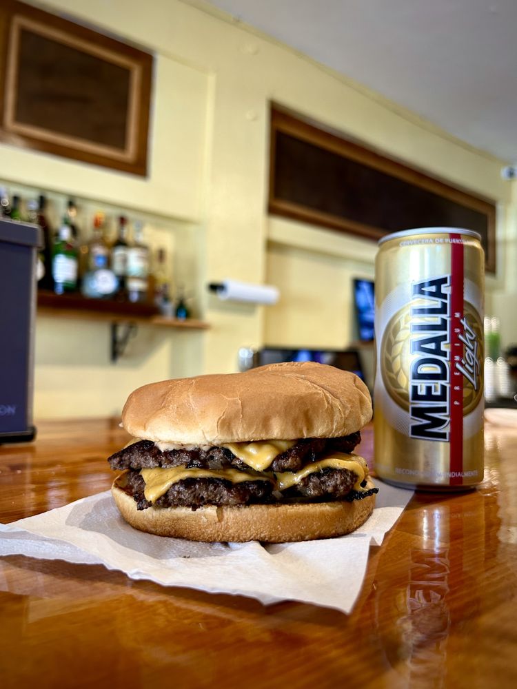 GAS BURGERS - Updated December 2025 - 40 Photos - 263 Calle Ramón E ...