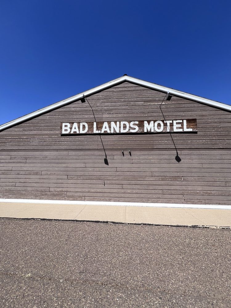 BADLANDS MOTEL - Updated December 2025 - 14 Reviews - Main St, Medora ...