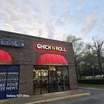 CHICK N ROLL - Updated October 2025 - 364 Photos & 144 Reviews - 1426 N ...