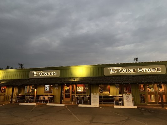 TARBELL’S THE TAVERN - Updated August 2024 - 207 Photos & 174 Reviews ...