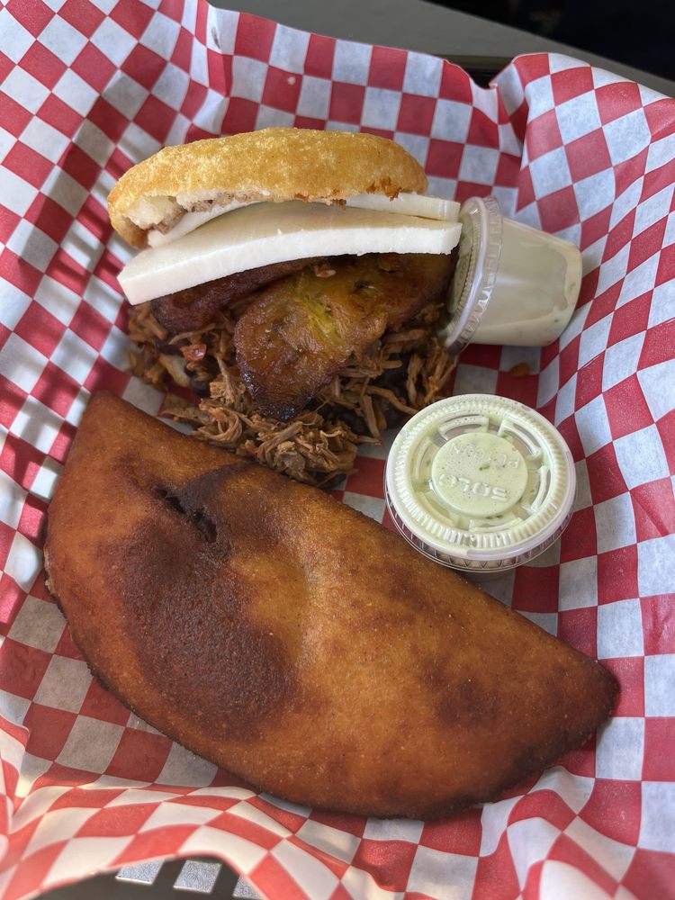 LEIAH VENEZUELAN FOOD - Updated April 2025 - 17 Photos - 12066 ...