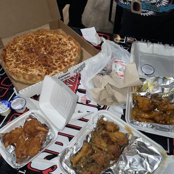 GOODFELLAS PIZZA & WINGS - Updated October 2025 - 115 Photos & 99 ...