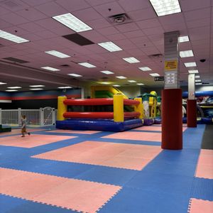 TRIANGLE BOWL - Updated October 2025 - 10 Photos & 32 Reviews - 700 ...