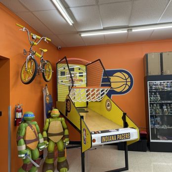 THE TOY PIT - Updated December 2025 - 208 Photos & 58 Reviews - 3827 N ...