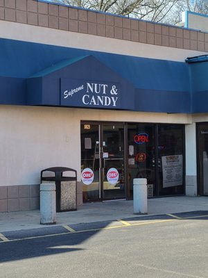SUPREME NUT & CANDY - Updated November 2025 - 22 Photos & 15 Reviews ...