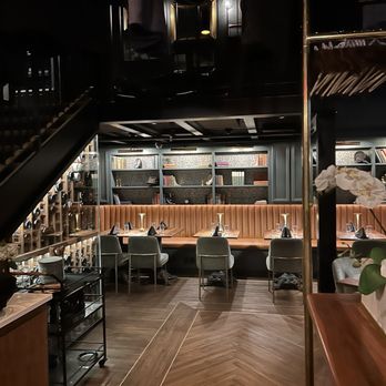 COAT ROOM - Updated September 2025 - 105 Photos & 46 Reviews - 385 ...