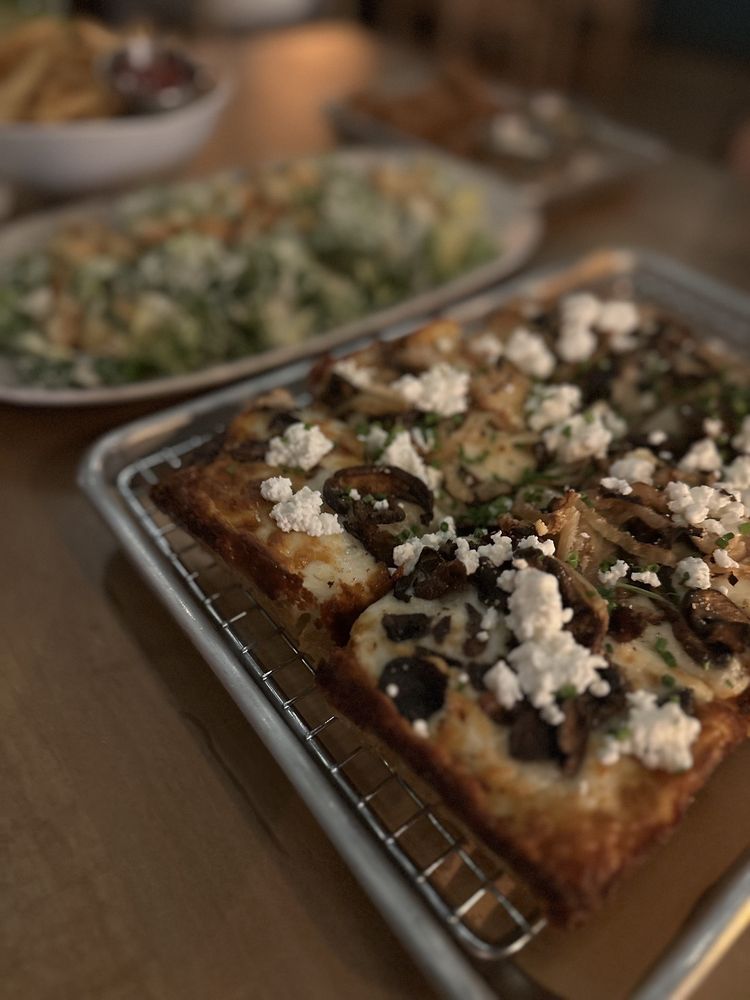 NIGHT SHIFT BREWING AT NATICK MALL - Updated November 2024 - 43 Photos ...