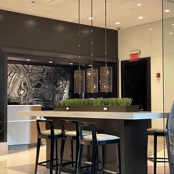 COURTYARD BY MARRIOTT NEW YORK JFK AIRPORT - Updated June 2025 - 136 ...