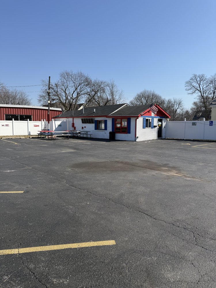 SOMONAUK DELITE - Updated December 2025 - 105 S Cherry St, Somonauk ...