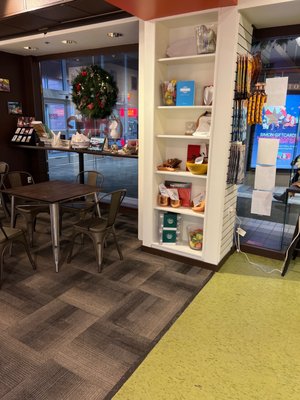 ALASKA CAKE STUDIO with 126 Reviews & 154 Photos - 320 West 5th Ave ...