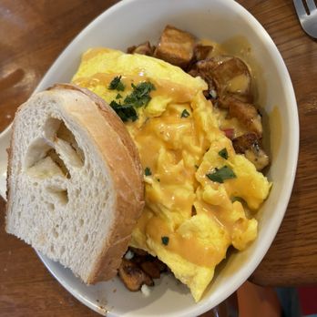 TOAST CEDARBURG - Updated August 2025 - 63 Photos & 54 Reviews - 1302 ...