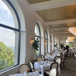 THE HIGHLAWN - Updated August 2025 - 582 Photos & 420 Reviews - 1 Crest ...