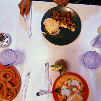 THE DIXIE GRILL - Updated November 2024 - 374 Photos & 482 Reviews ...