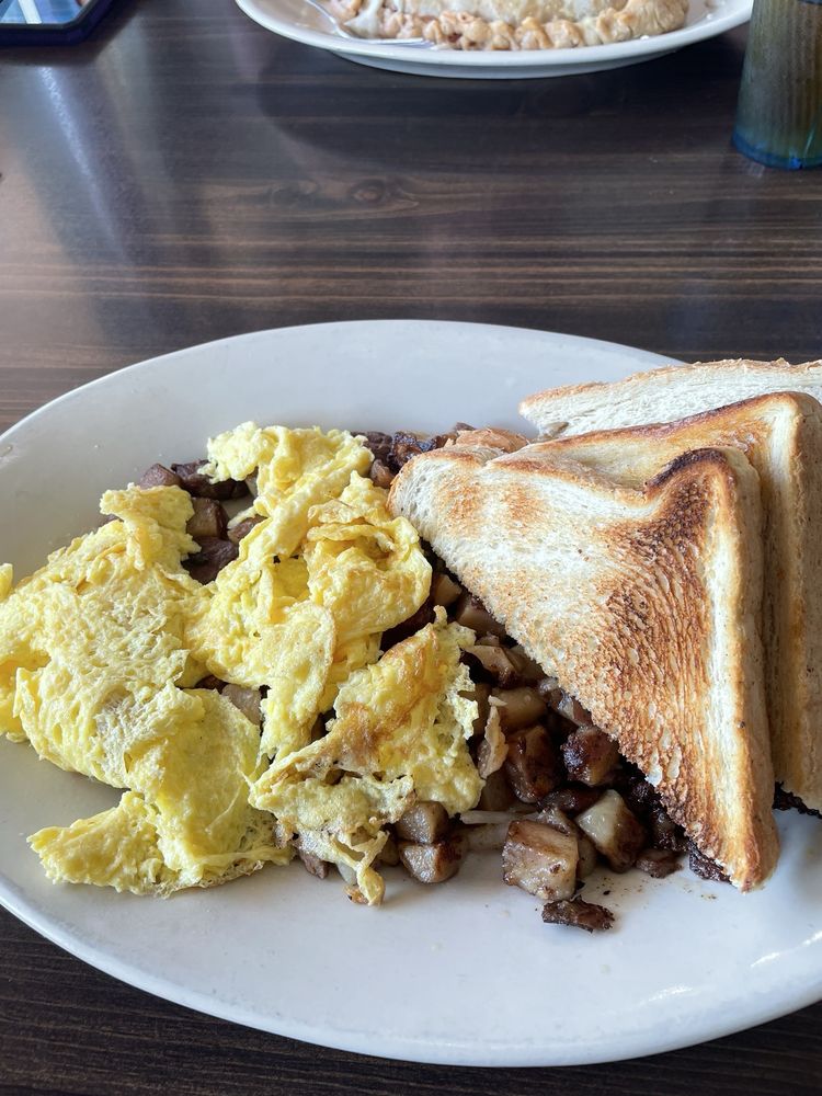 SMOKEY’S CAFE - Updated December 2025 - 4524 Salling Ave, Lewiston ...