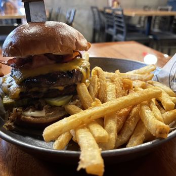 FOUNDRY CRAFT GRILLERY - Updated July 2024 - 20 Photos & 26 Reviews ...