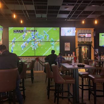 CLUBHOUSE ON MAIN - Updated May 2026 - 84 Photos & 44 Reviews - 2866 ...