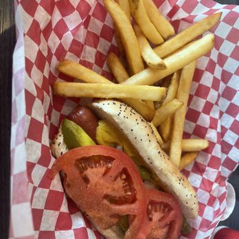 SKIP’S CHICAGO DOGS - Updated August 2024 - 202 Photos & 266 Reviews ...