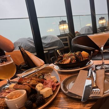 SHELBY’S ROOFTOP LOUNGE - Updated July 2024 - 411 Photos & 200 Reviews ...