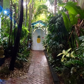 PINEAPPLE POINT GUEST HOUSE - Updated May 2026 - 79 Photos & 64 Reviews ...
