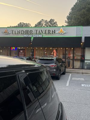 TANDOOR TAVERN - Updated January 2026 - 28 Photos & 76 Reviews - 3045 ...