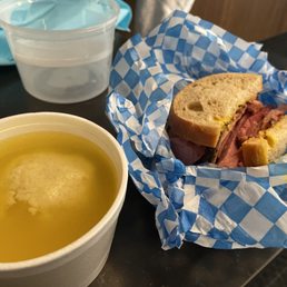 SNOWDON DELI - Updated September 2025 - 241 Photos & 176 Reviews - 5265 ...